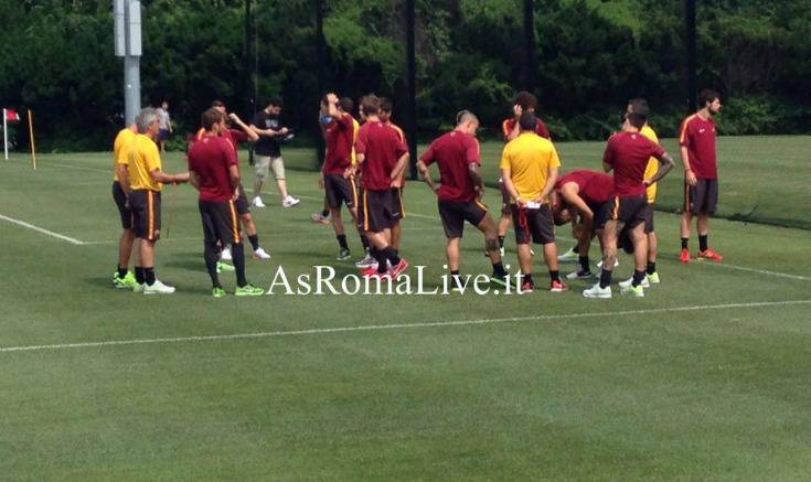 Roma, il Live dell'allenamento a Trigoria
