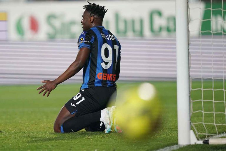 Alternativa pronta se salta Zapata: la Roma ha avviato i contatti