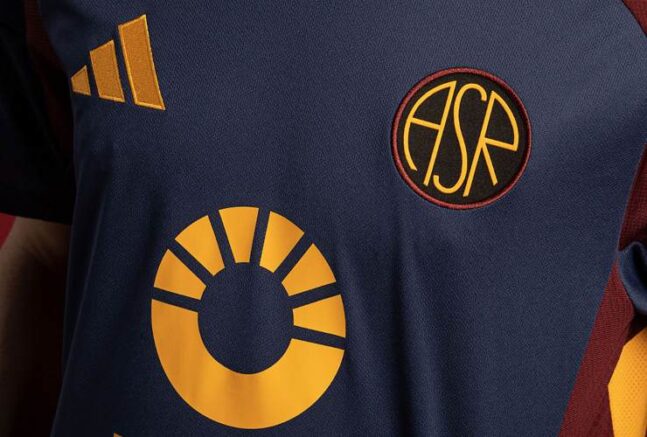 Roma, UFFICIALE: presentata la terza maglia - FOTO